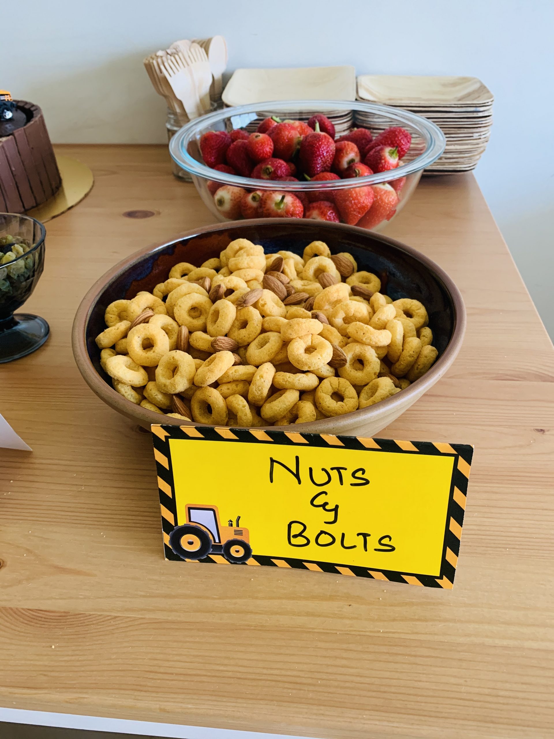 How To Throw A Construction Themed Birthday Party - Easy Mommy Life